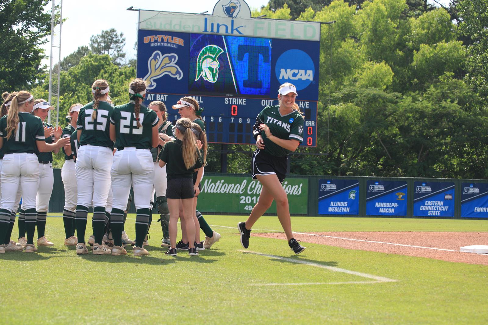 Sydney Alery - 2020 - Softball - Illinois Wesleyan University Athletics