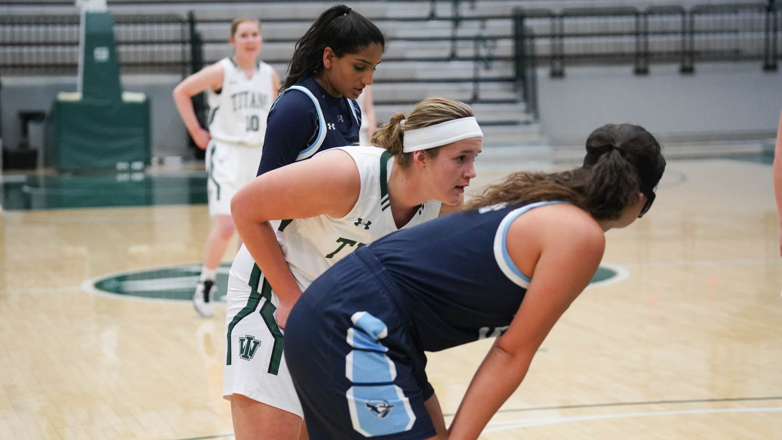 Claire Retherford - 2022-23 - Women's Basketball - Illinois Wesleyan ...