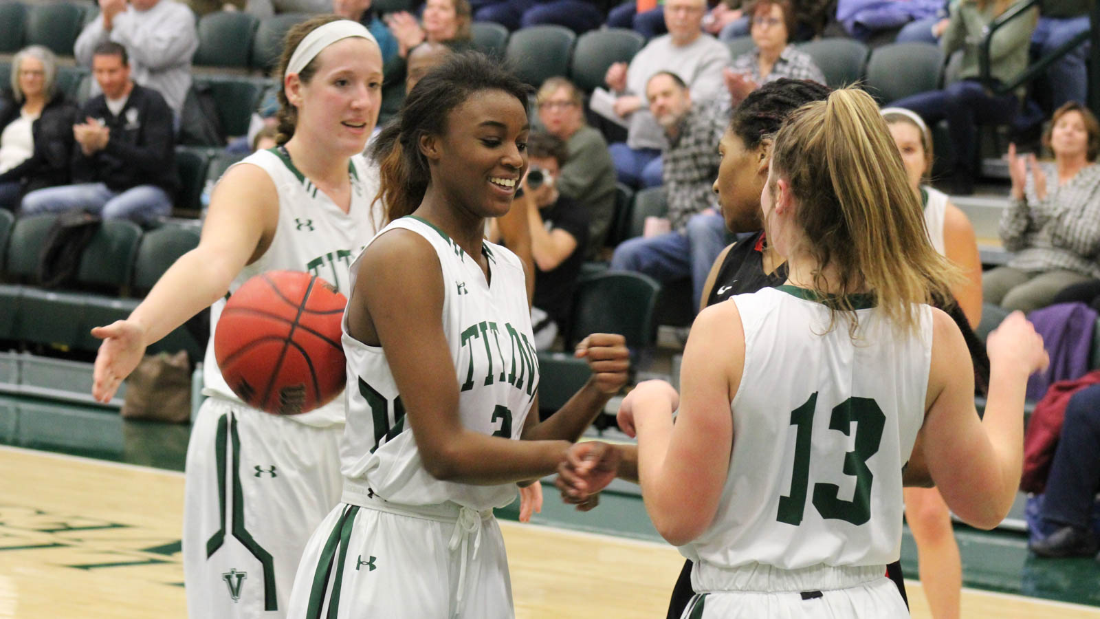 Kaia Bowen - 2021-22 - Women's Basketball - Illinois Wesleyan ...