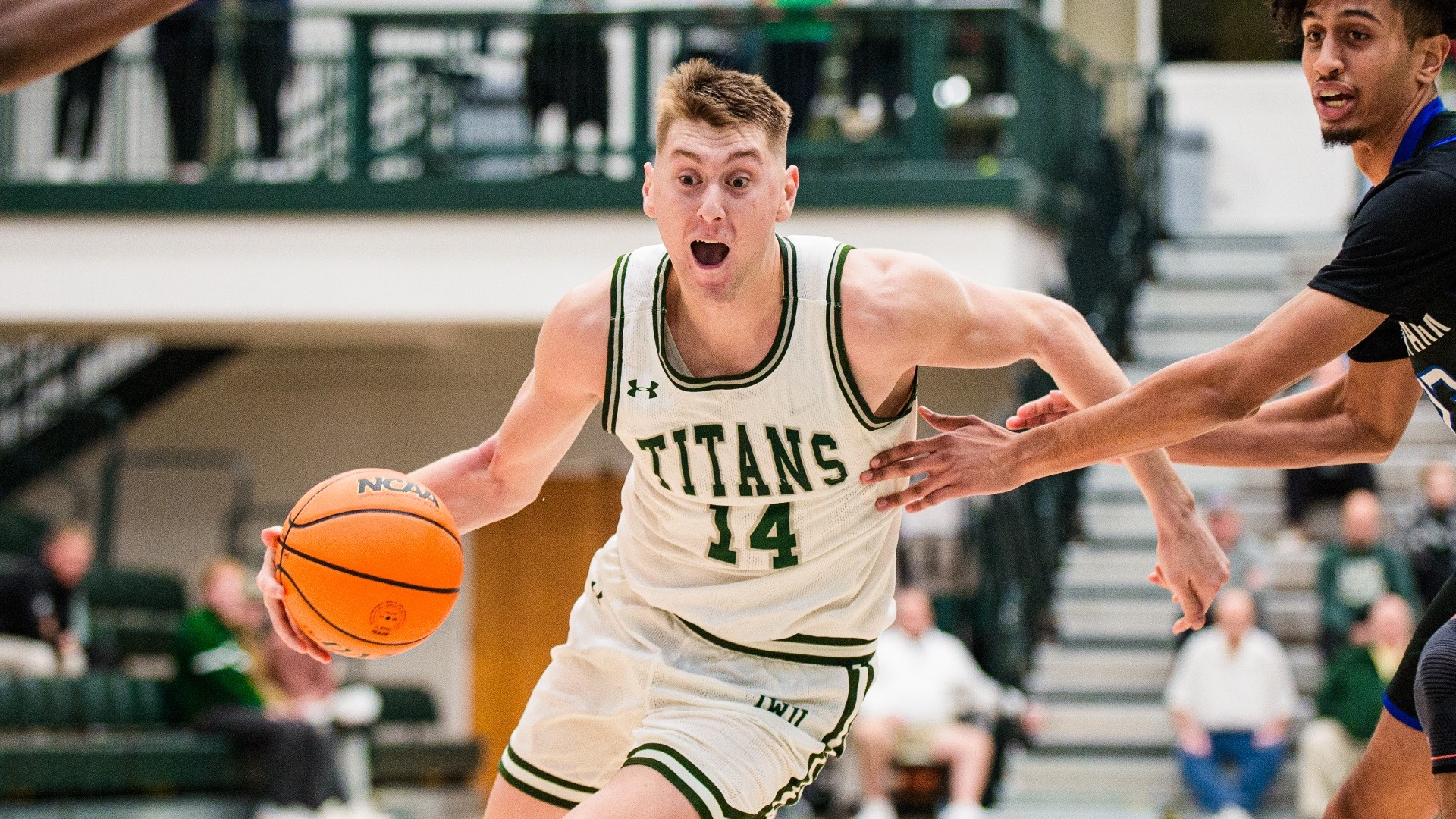 Men’s Hoops Sinks Vikings - Illinois Wesleyan University Athletics