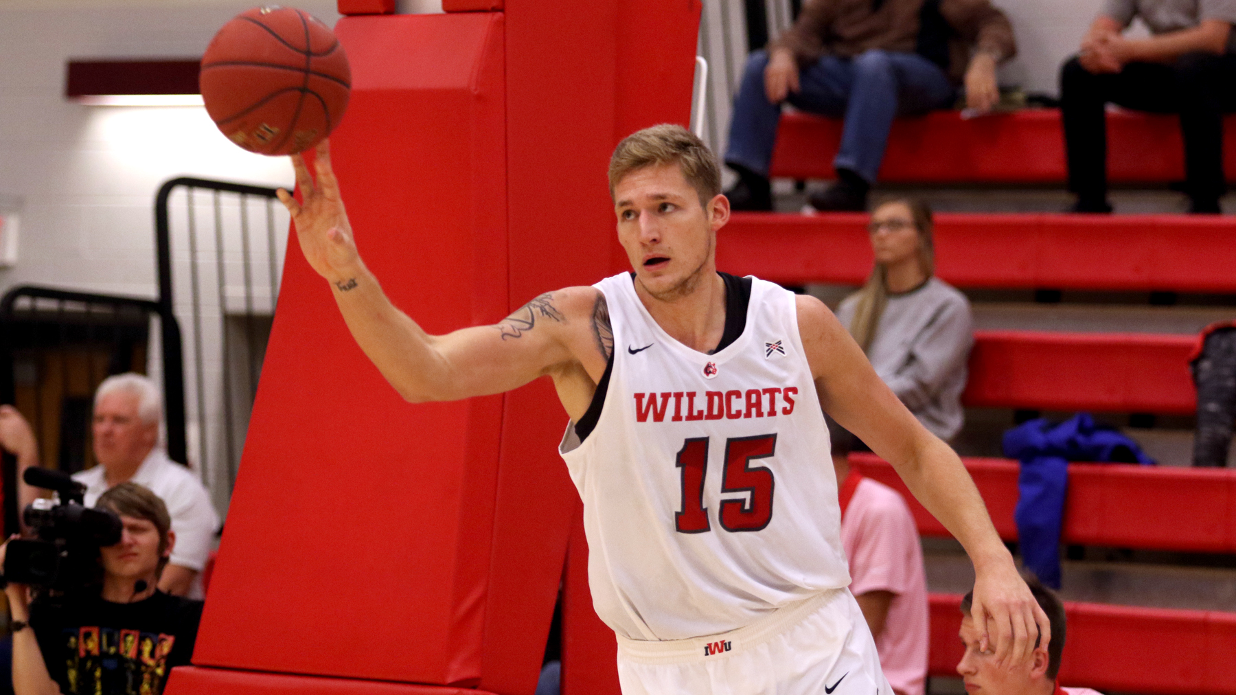 Maxwell Leads Men's Basketball Past MVNU in Top-10 Battle - Indiana ...