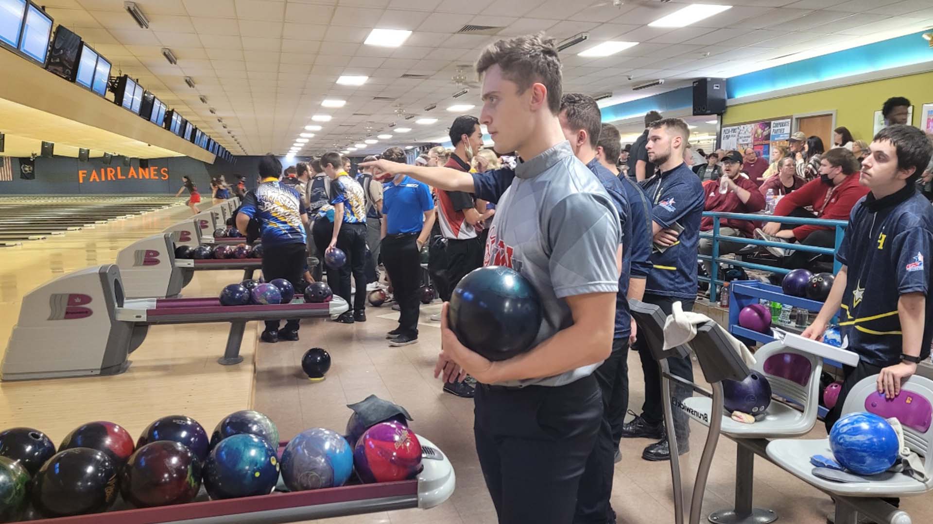 CHRIS MACE RECEIVES PROGRAM'S FIRST CROSSROADS LEAGUE BOWLER OF THE ...