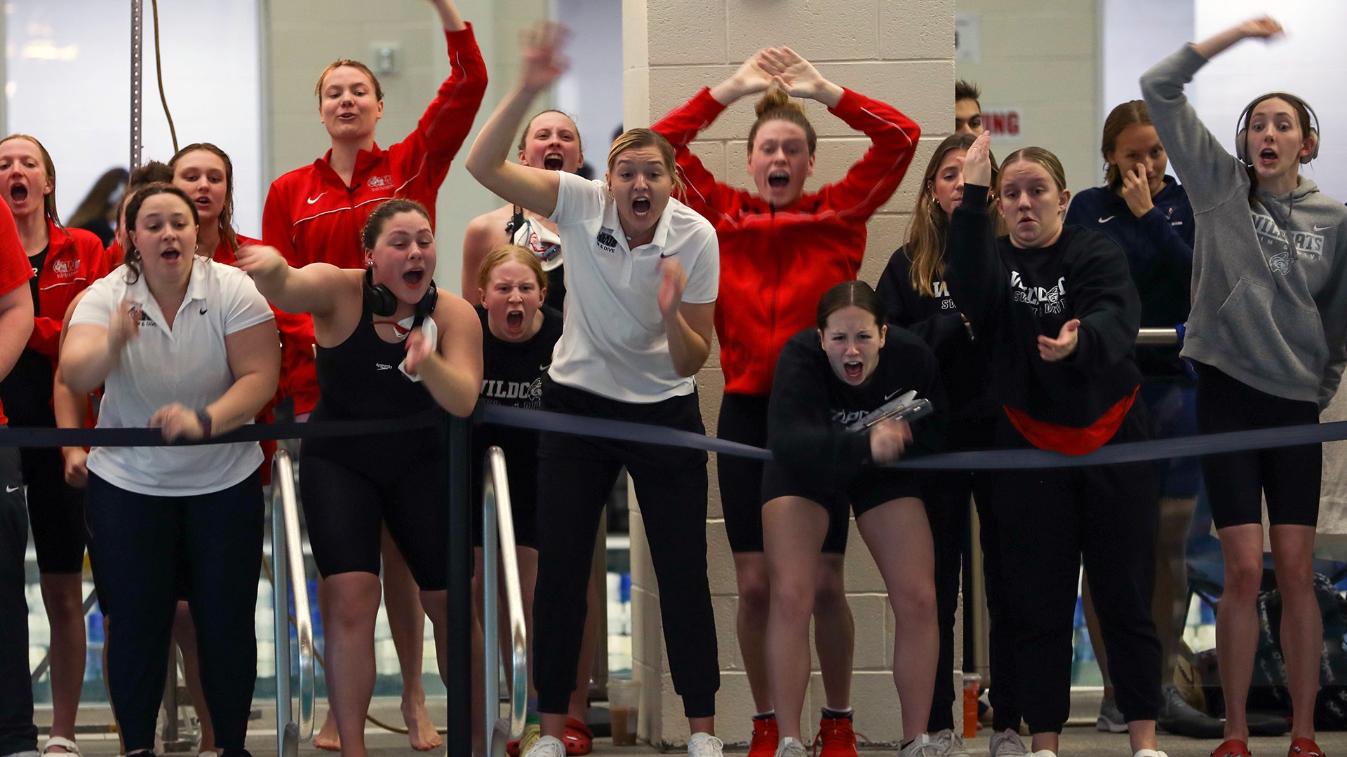 WOMEN’S SWIM AND DIVE EARNS 8 DAKTRONICS SCHOLAR-ATHLETE HONORS ...