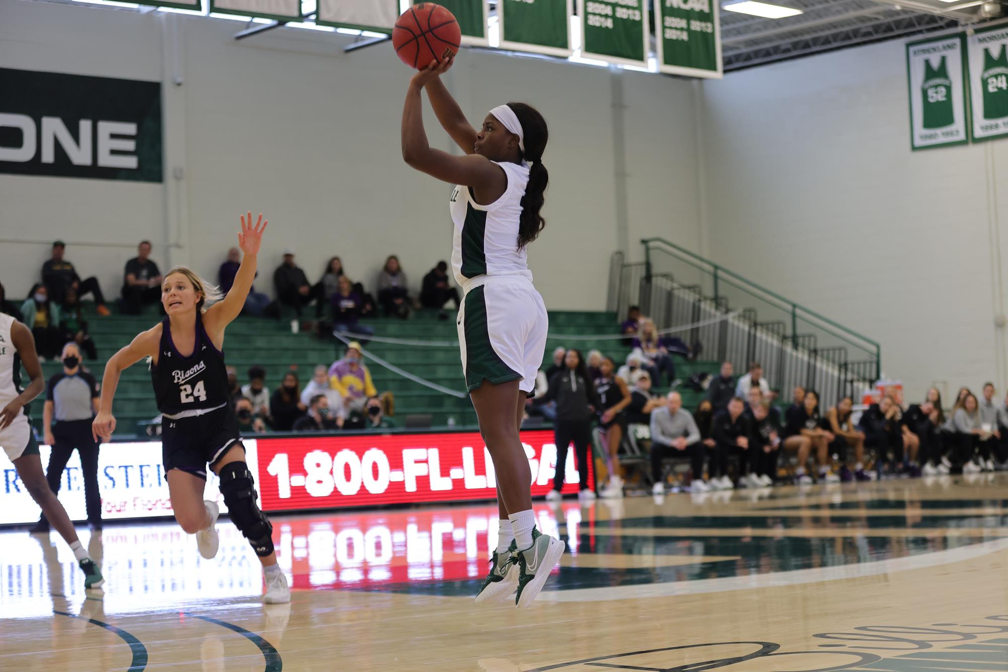 Dolphins Win at Home Against Lipscomb - Jacksonville University