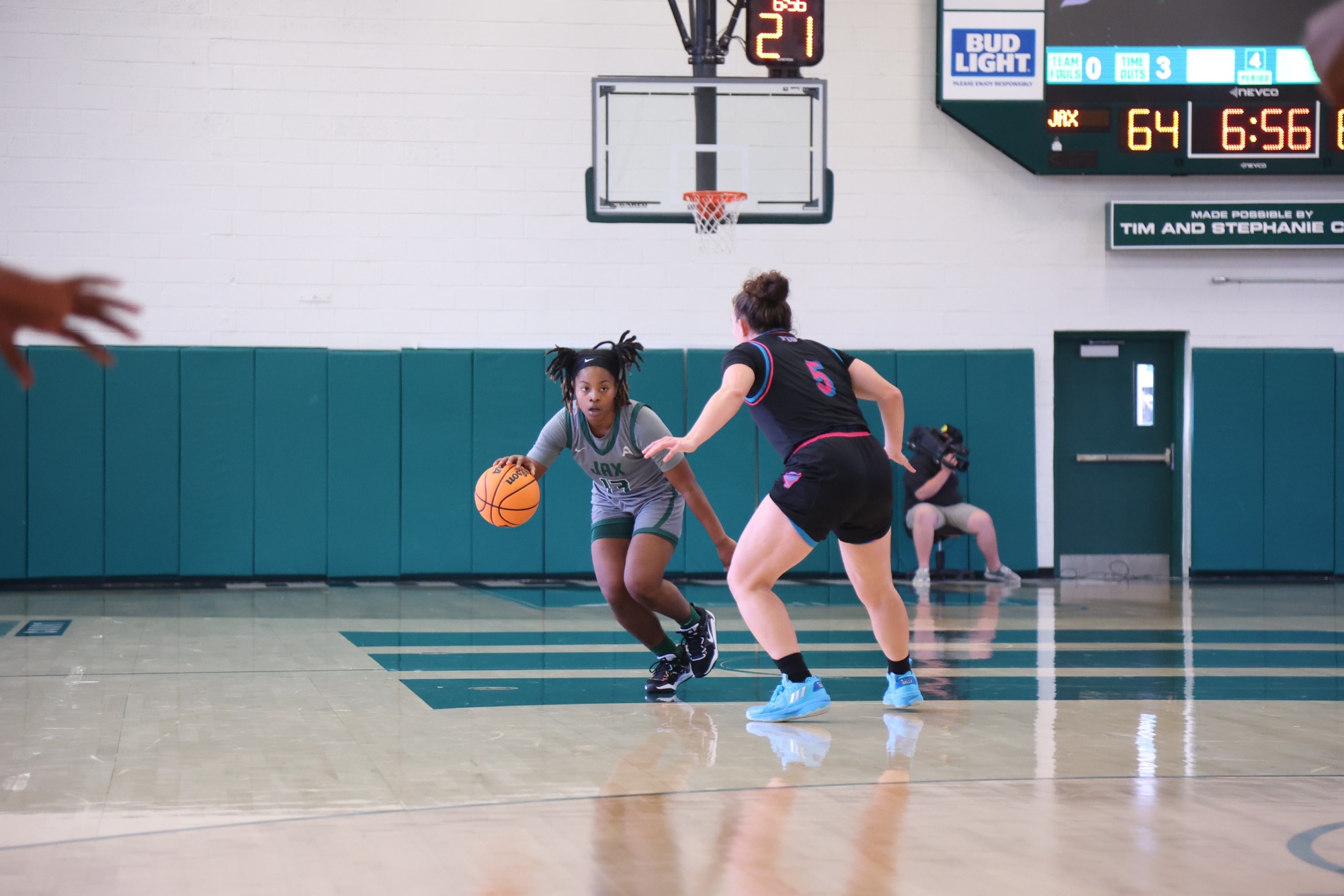 DOLPHINS DEFEAT FIU AT HOME - Jacksonville University