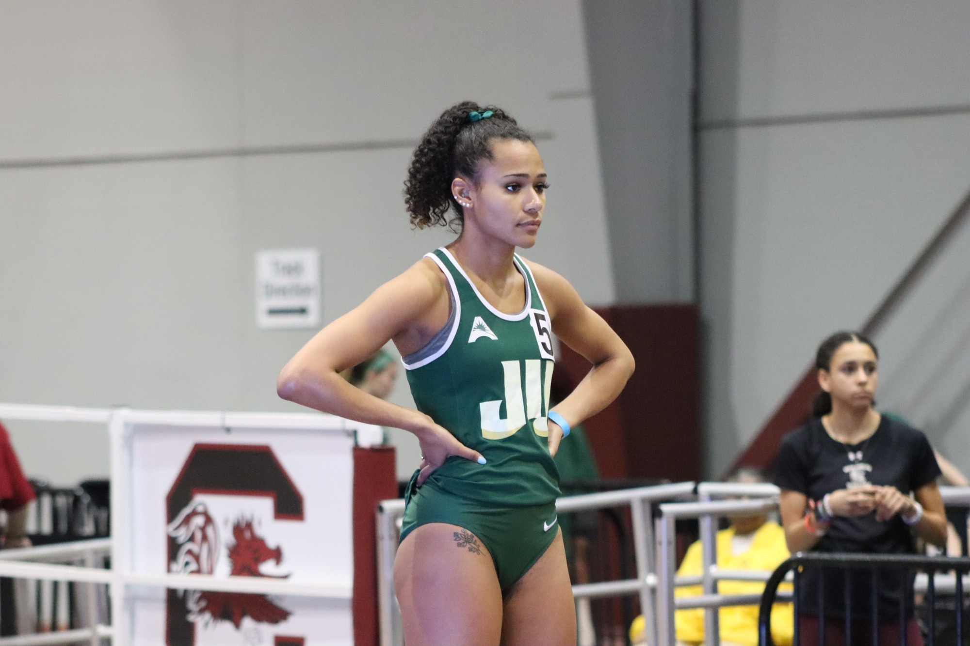 Hayleigh Haid Sets Indoor New School Record in Women's 3k ...