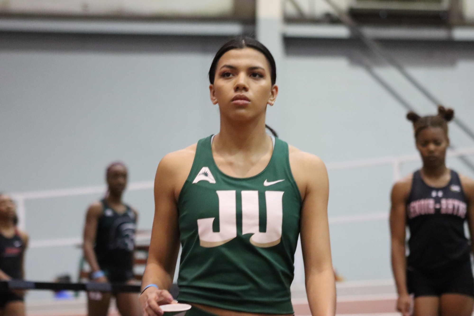 Chacon Sets Personal Best Time at Embry-Riddle Invitational ...