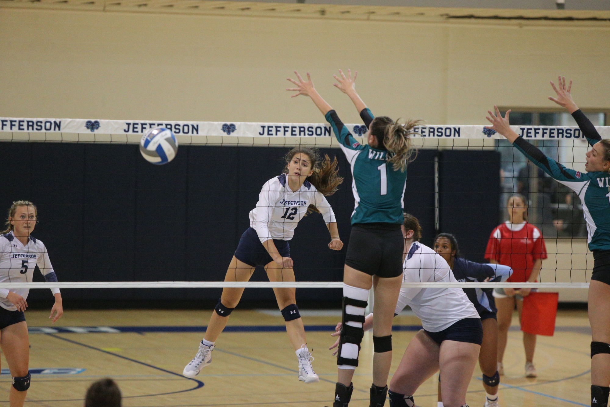 Volleyball Holds Off Bridgeport In Five Sets - Jefferson University