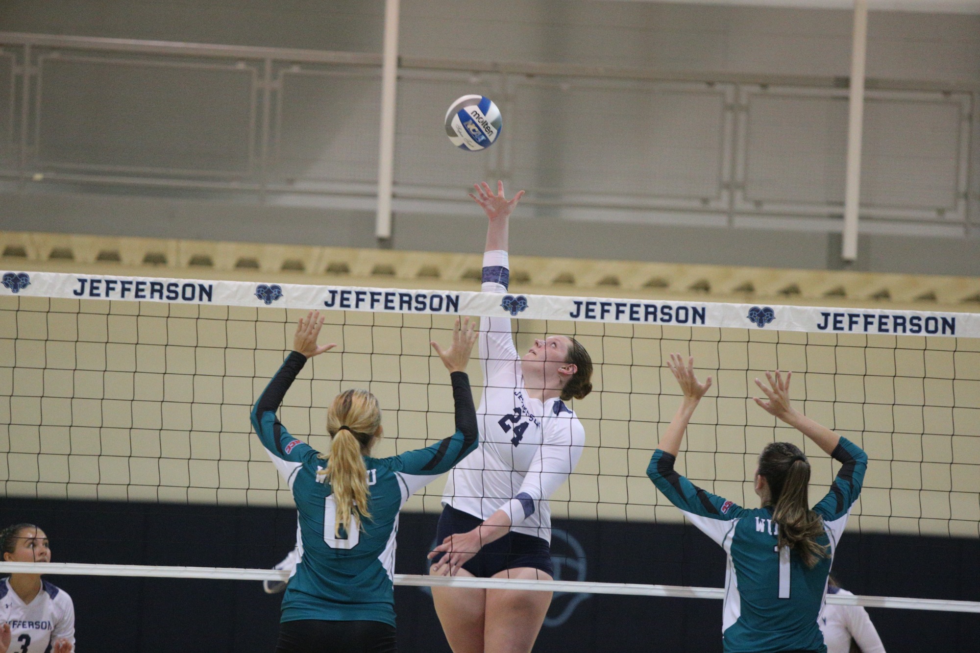 Volleyball Comes Out On Top Versus Kutztown - Jefferson University