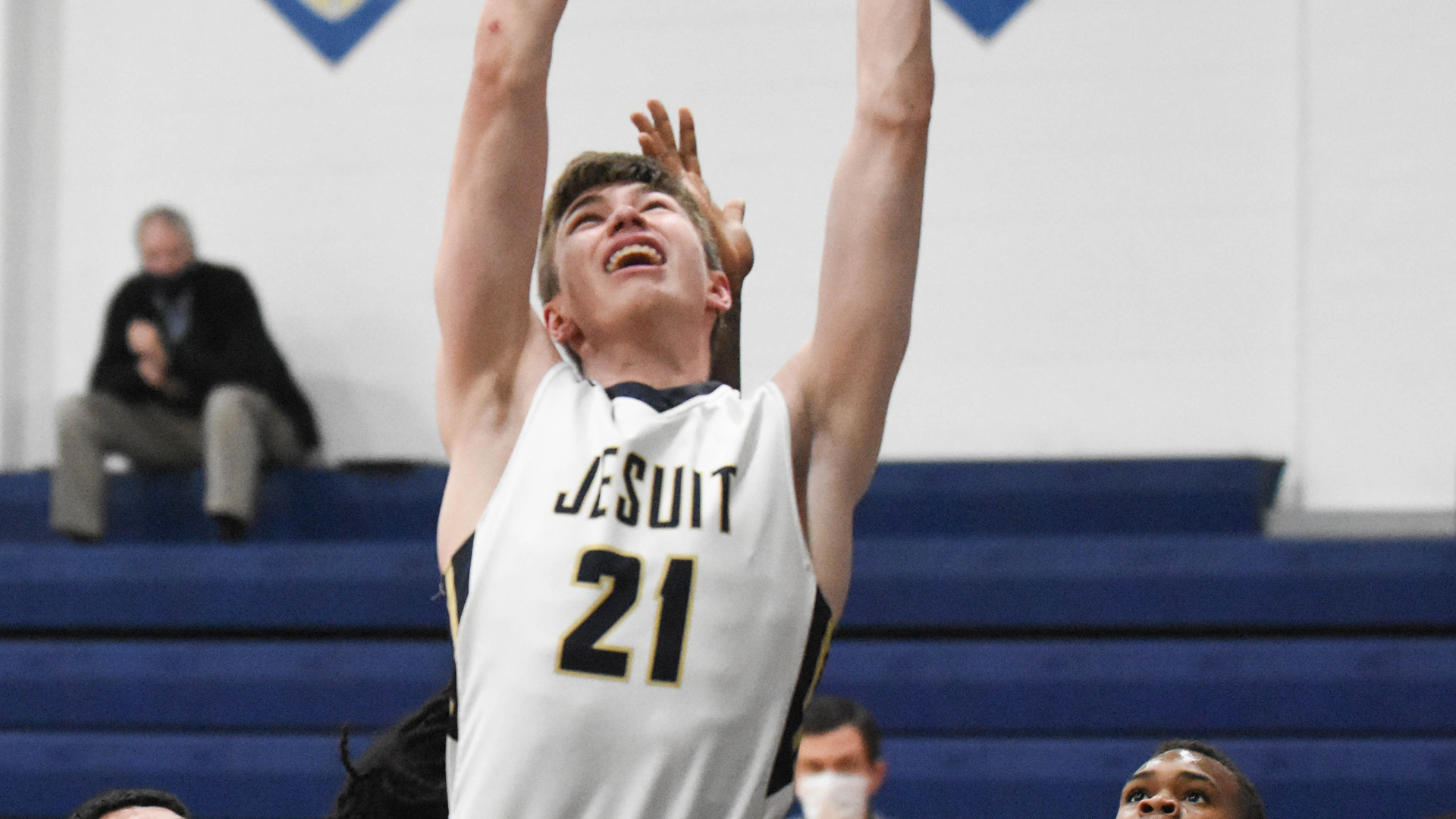 Wildcat Defense Stifles Rangers at Home - Jesuit Dallas Athletics