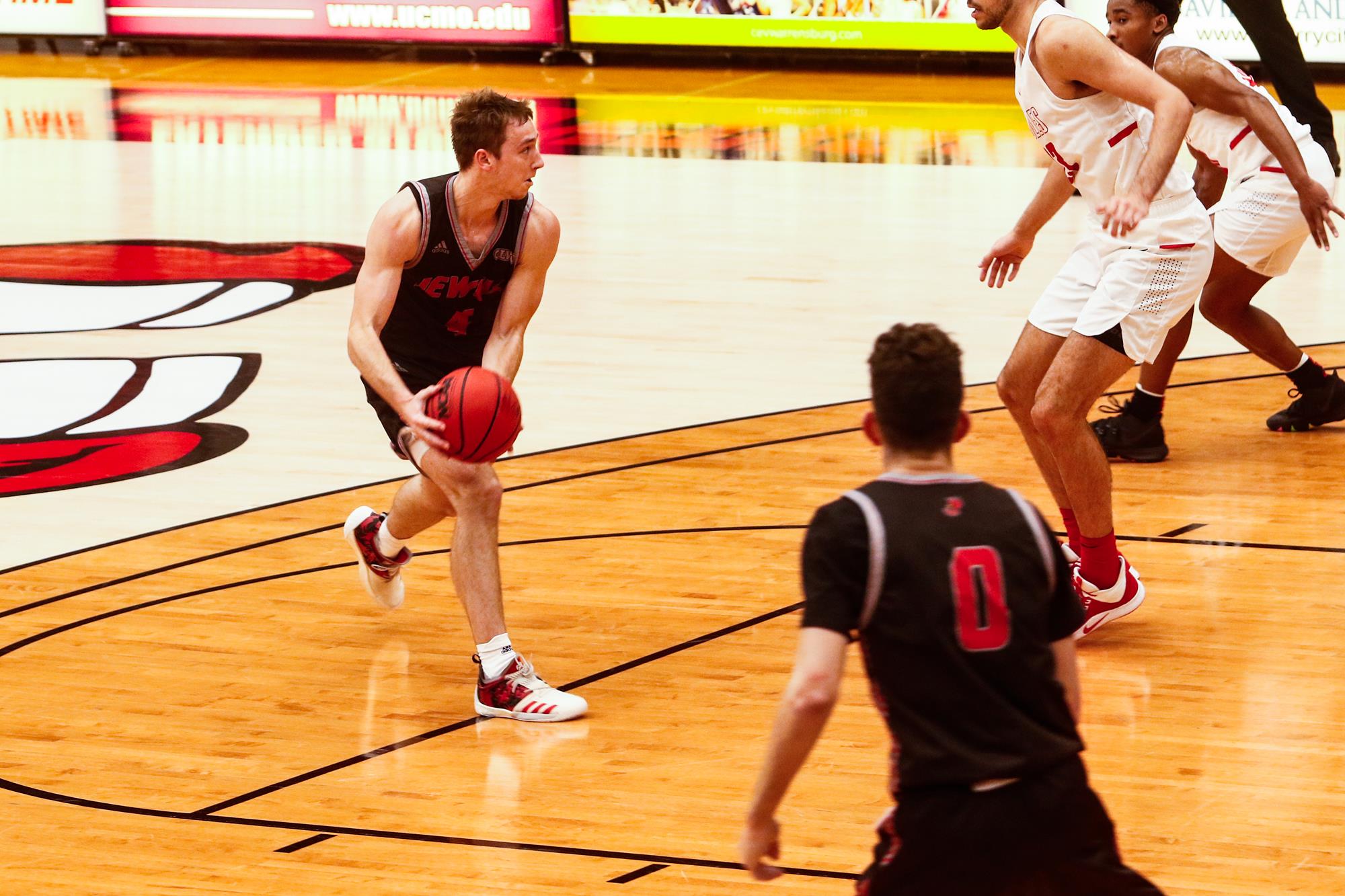 Robbie Hanson - Men's Basketball - William Jewell College Athletics