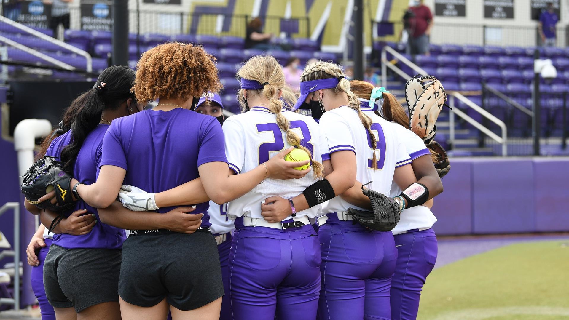 Isabella "Bella" Smith - Softball - James Madison University Athletics