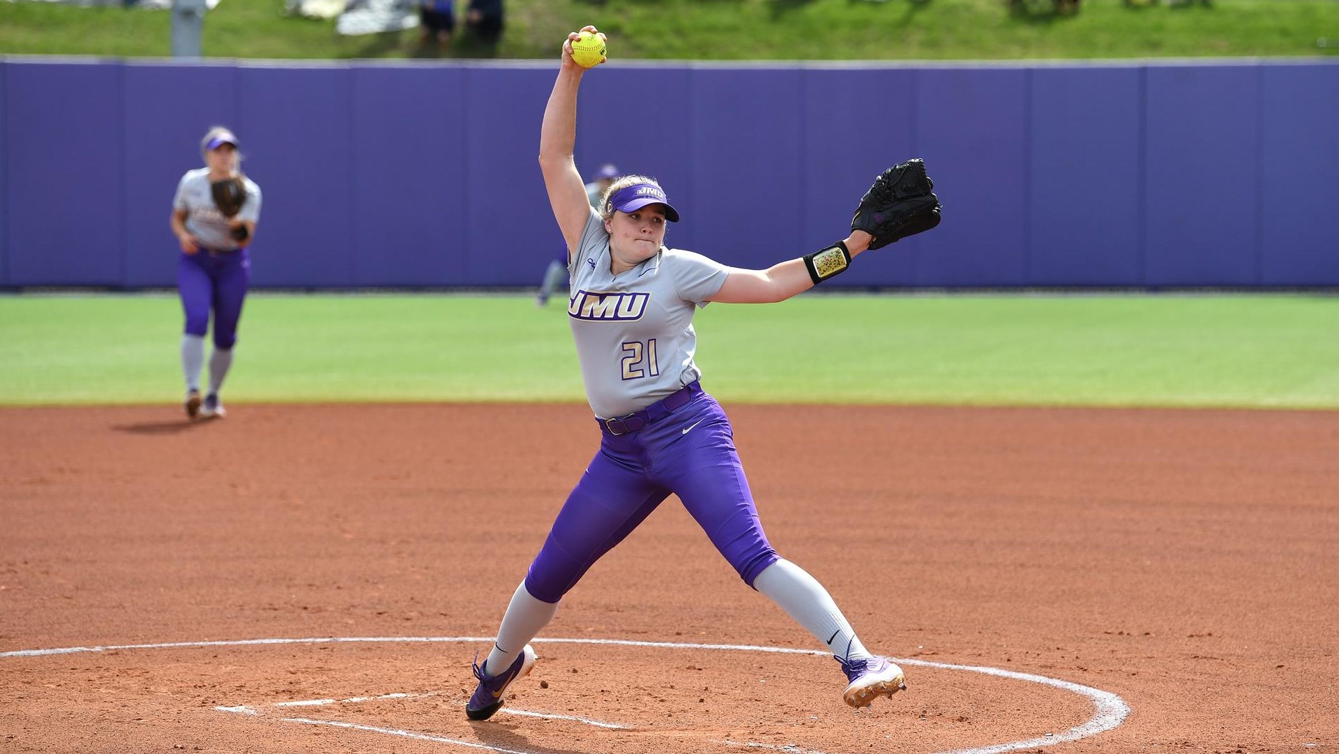 Alissa Humphrey - Softball - James Madison University Athletics