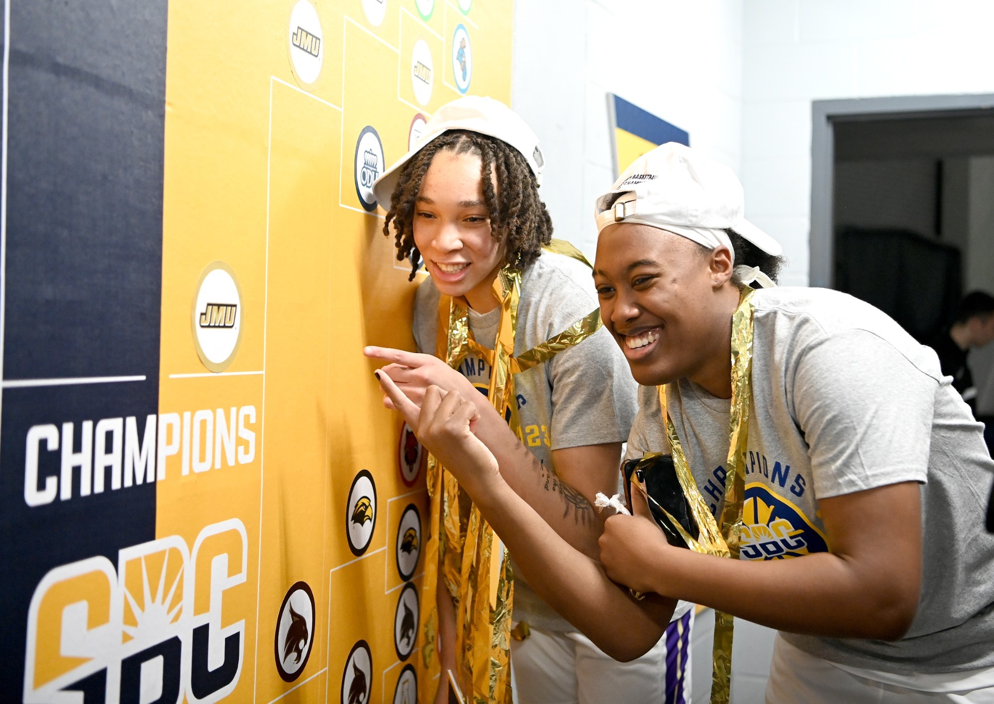 Cheyenne Rowe - Women's Basketball - James Madison University Athletics