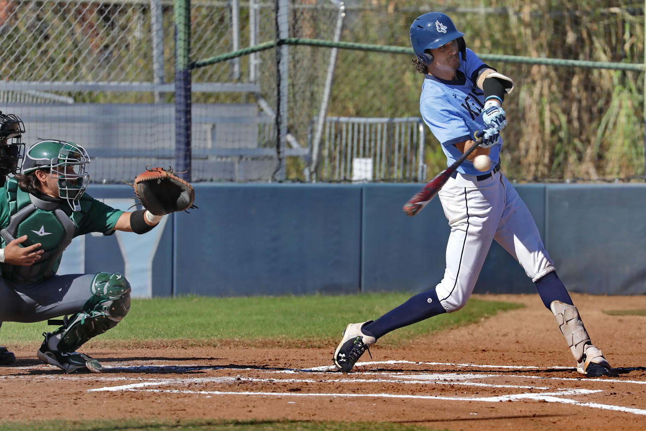 Dinesen Walks Off as No. 8 Baseball Defeats No. 14 St. Thomas 7-6 ...