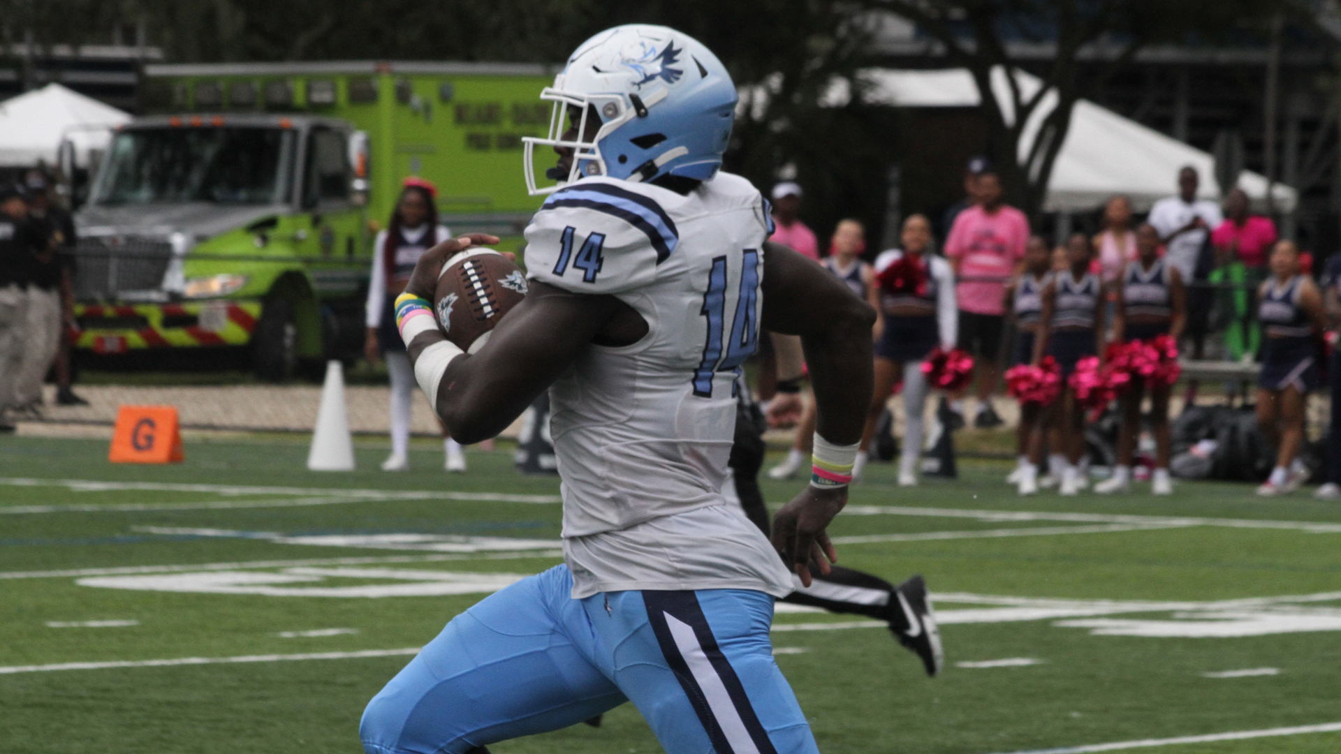 No. 25 Football Wins Top-25 Showdown at No. 16 St. Thomas, 36-31 ...