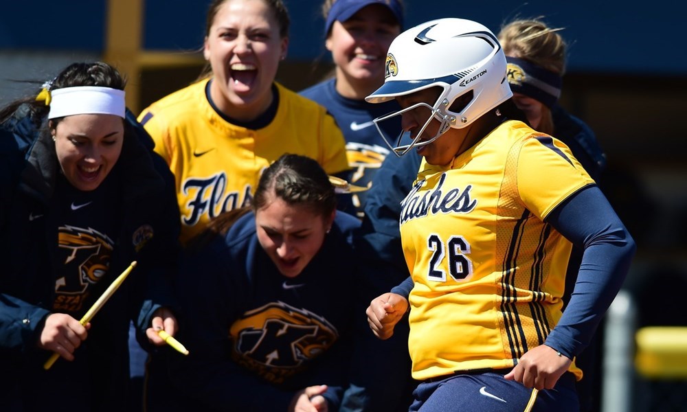 Janel Hayes - Softball - Kent State Golden Flashes