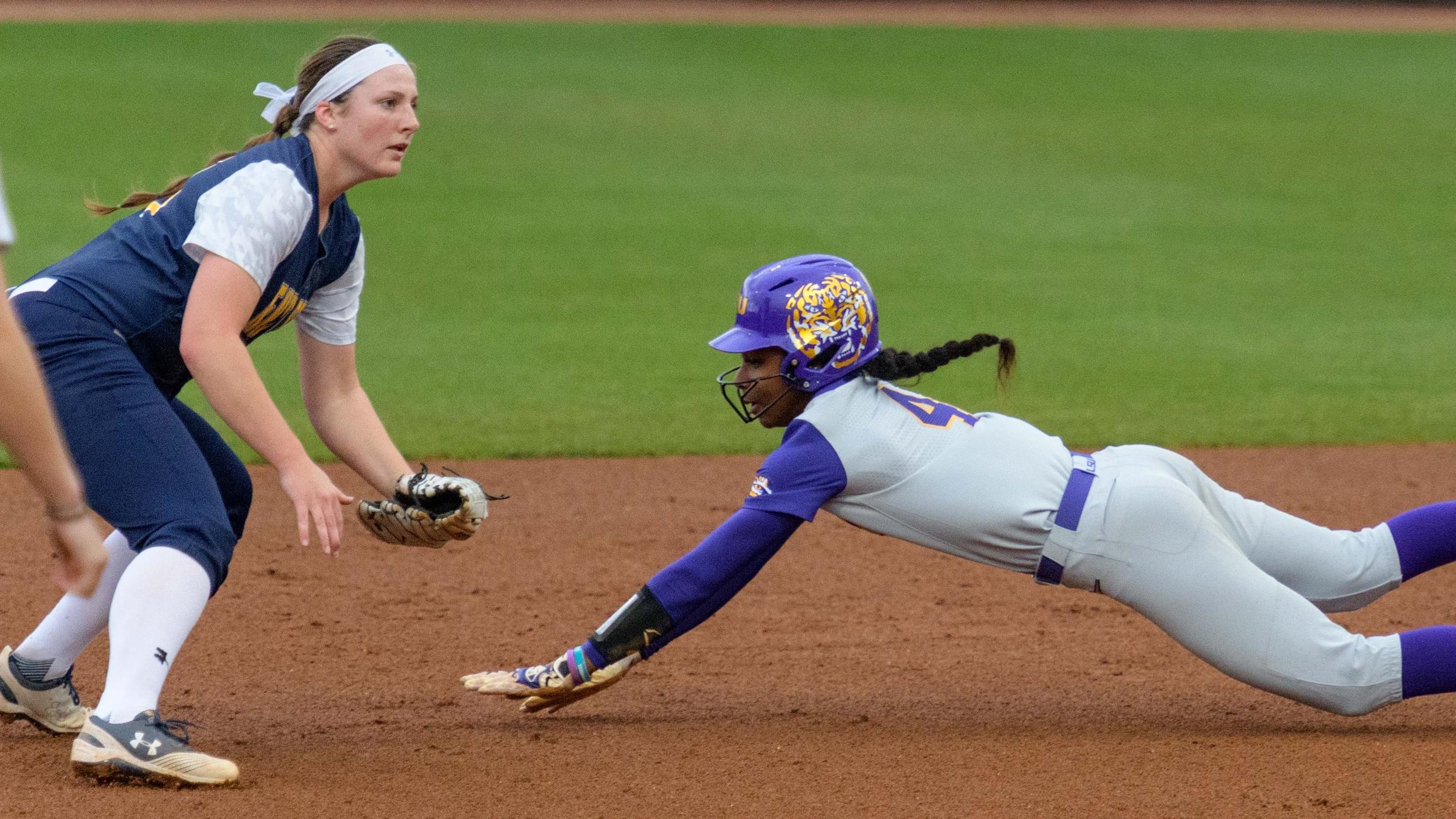 Flashes Fall at Hands of Tigers - Kent State Golden Flashes