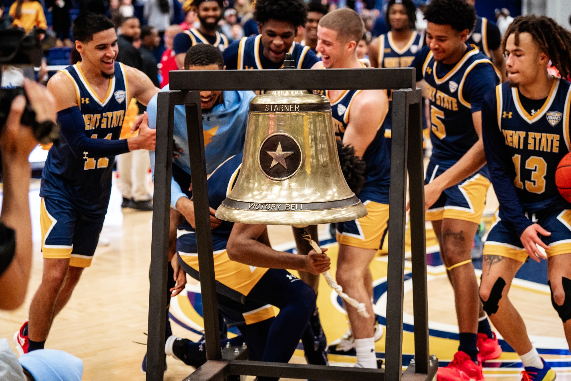 Flashes Conclude Three-Game Home Stretch With a Victory Against Fresno ...