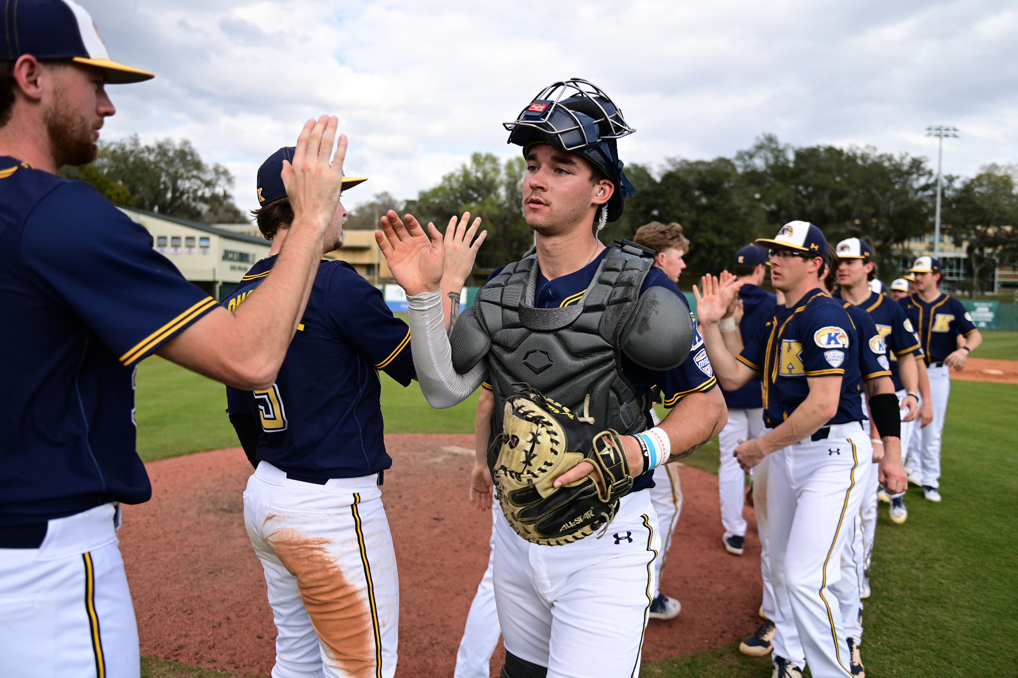 Flashes Quiet Storm, Run Win Streak to 10 - Kent State Golden Flashes