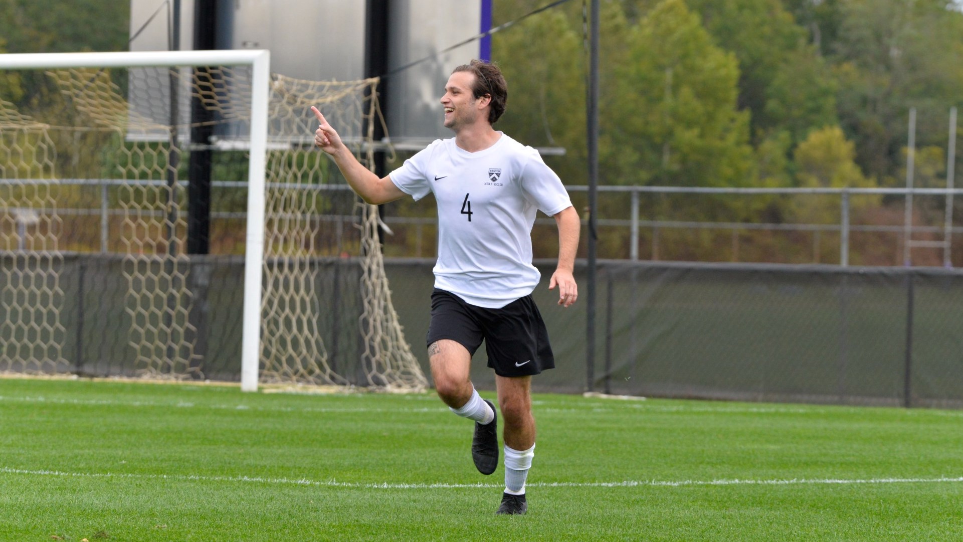Five Owls garner goals for No. 3 Kenyon - Kenyon College Athletics