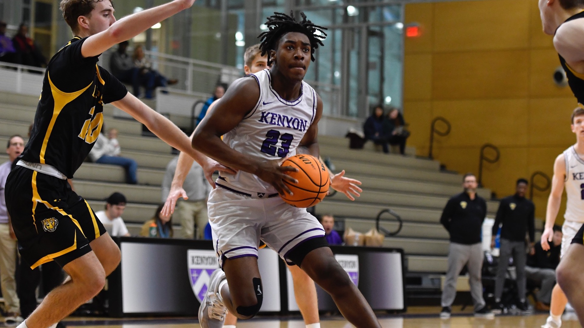 Last-second layup spoils furious Kenyon comeback - Kenyon College Athletics