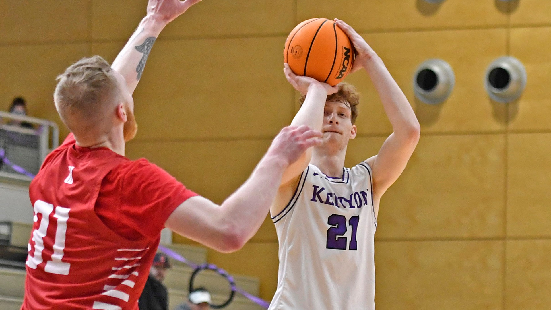 Tigers’ run cracks open close contest at Tomsich - Kenyon College Athletics