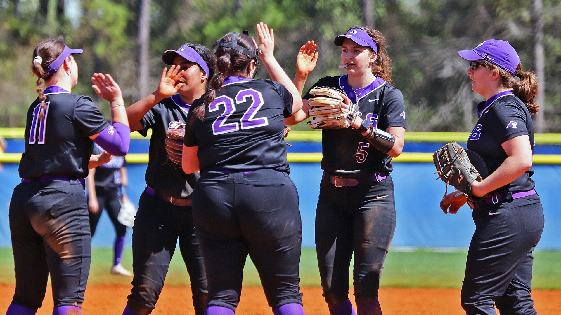 Improving Owls nail down first two-game sweep - Kenyon College Athletics