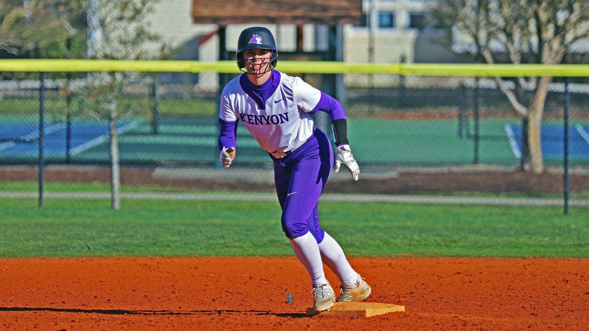 Owls walk off game two, sweep Tornados - Kenyon College Athletics