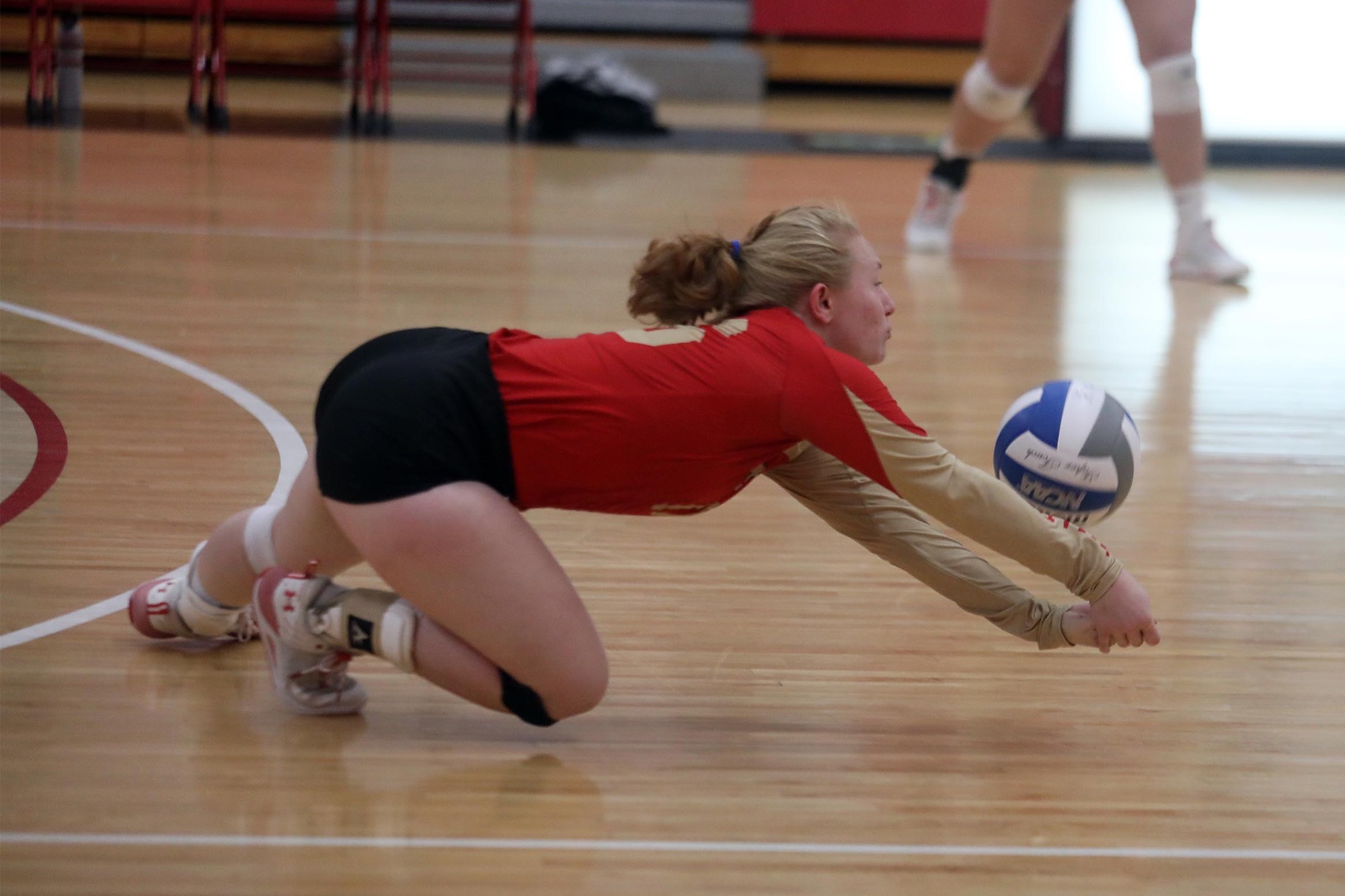 Women's Volleyball Prevails 3-1 in Hard-Fought Match Over Bryn Mawr ...