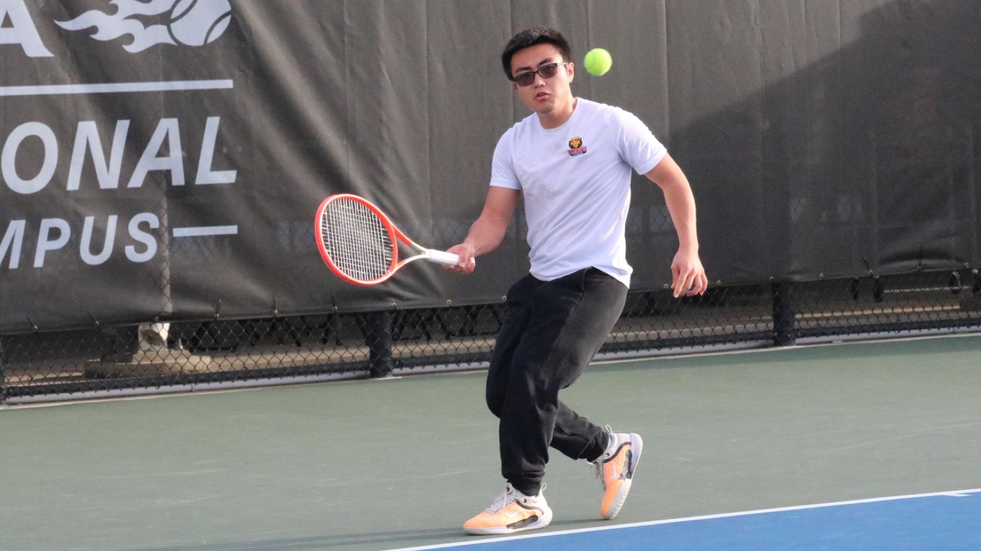 Gregory, Zheng Lead King's at Lebanon Valley - King's College Athletics