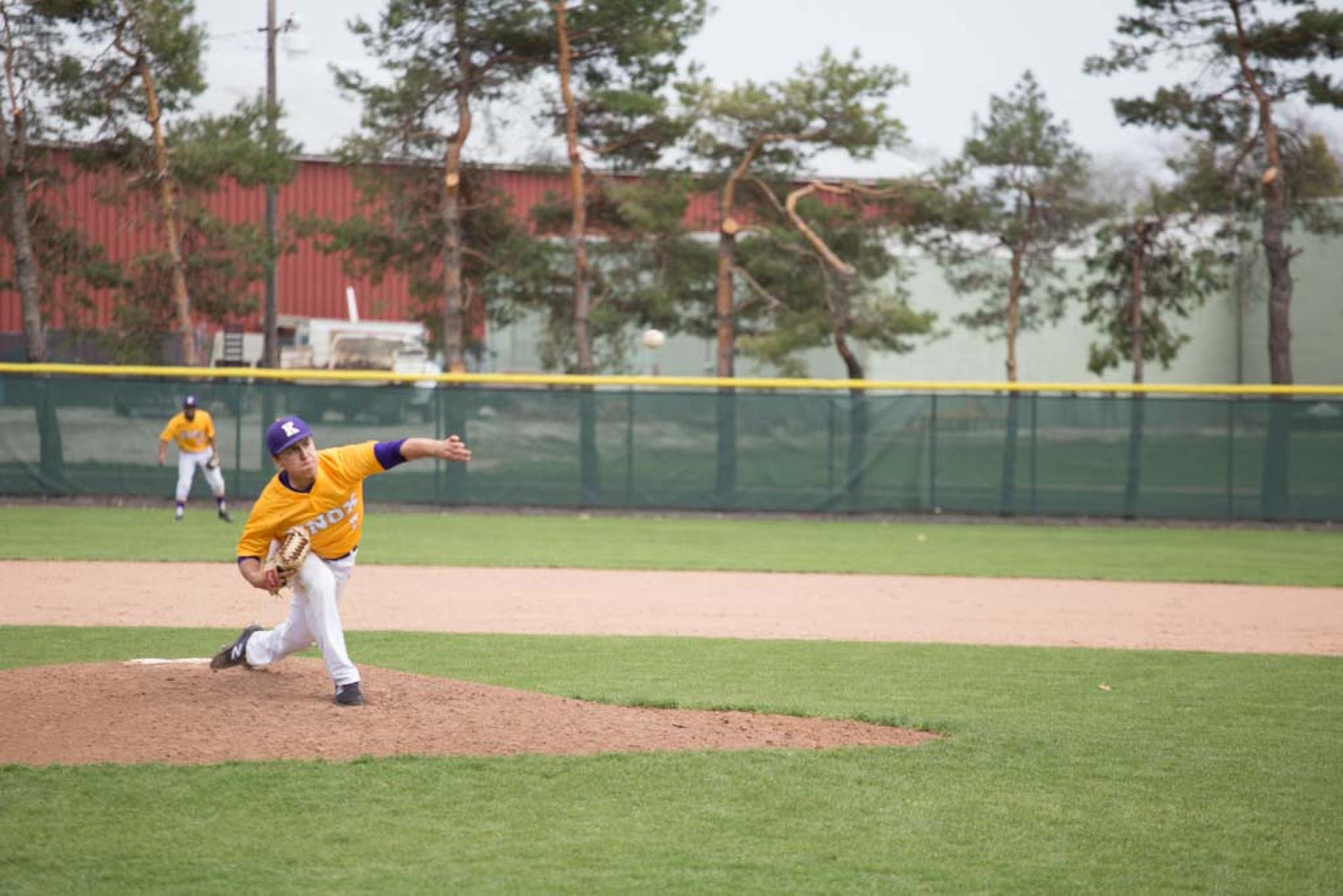 Baseball Takes Down Millikin - Knox College Athletics
