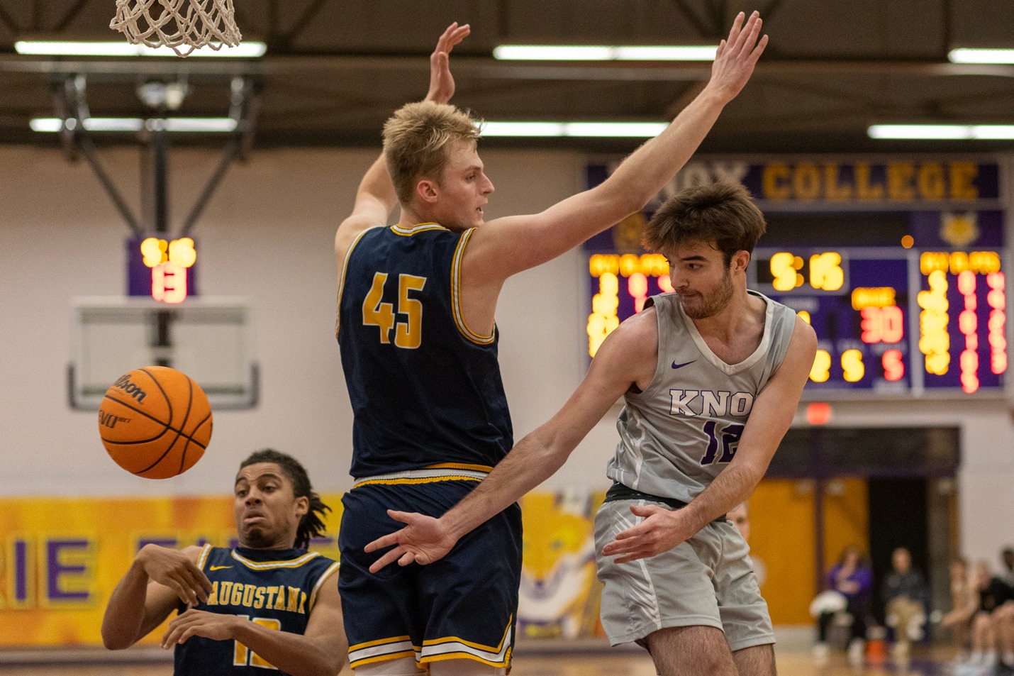 Men's Basketball Comes Out on Top Against Beloit - Knox College Athletics