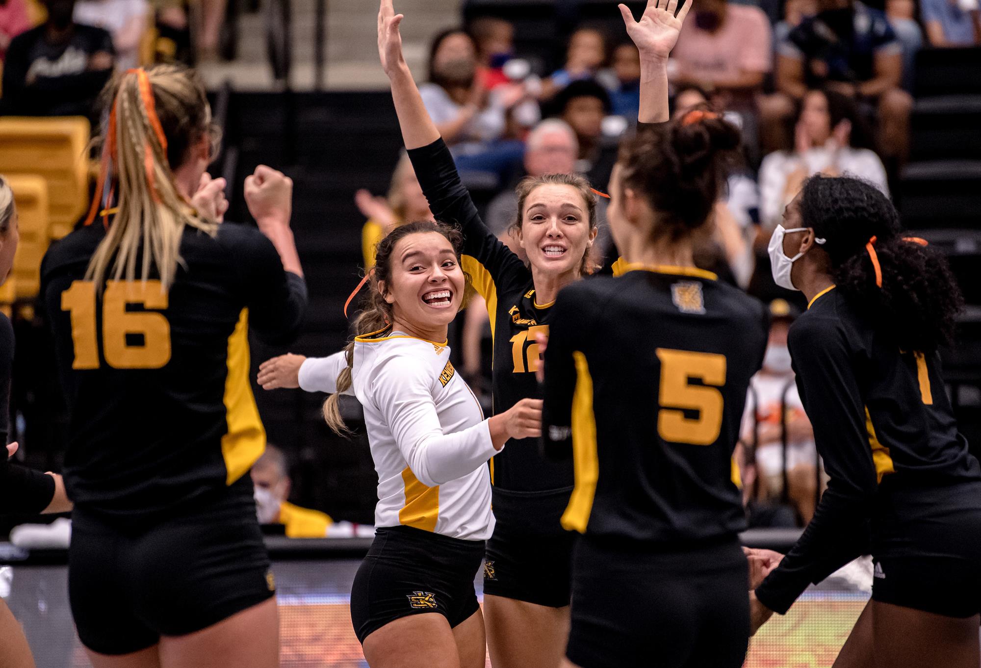 Bri Becerra - Volleyball - Kennesaw State University Athletics