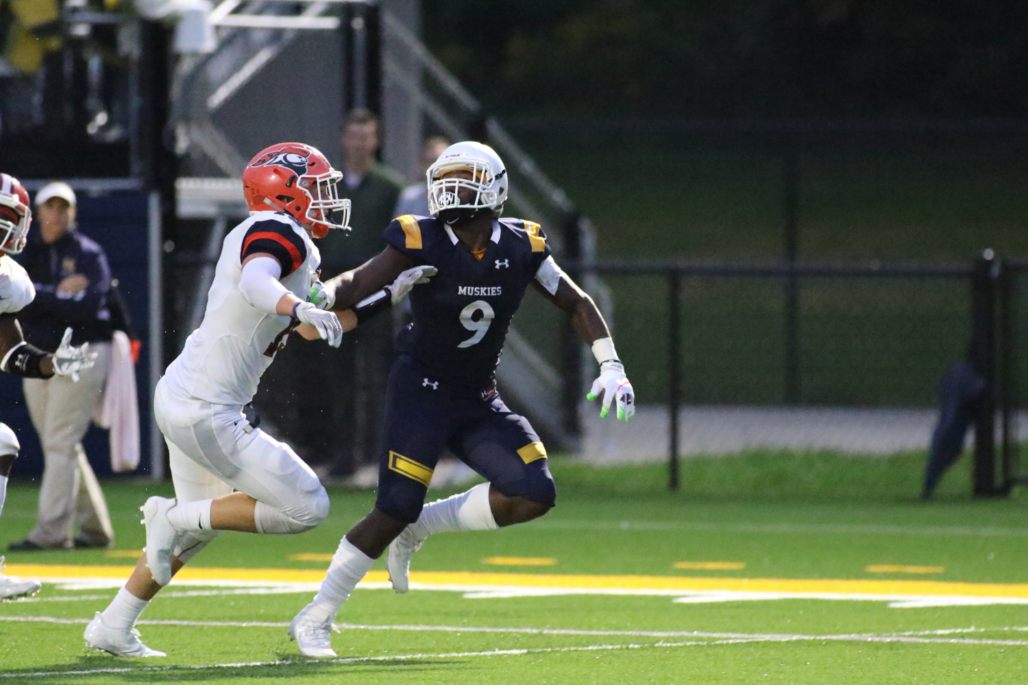 Pioneers ride fast start to gridiron defeat of Muskies - Lakeland ...