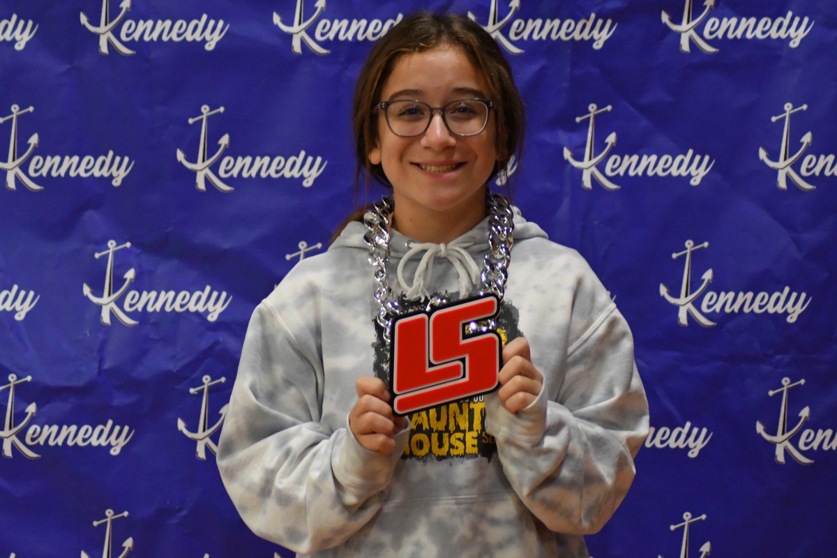 Athlete of the Week: Izabelle Bennett - Lake Shore Public Schools