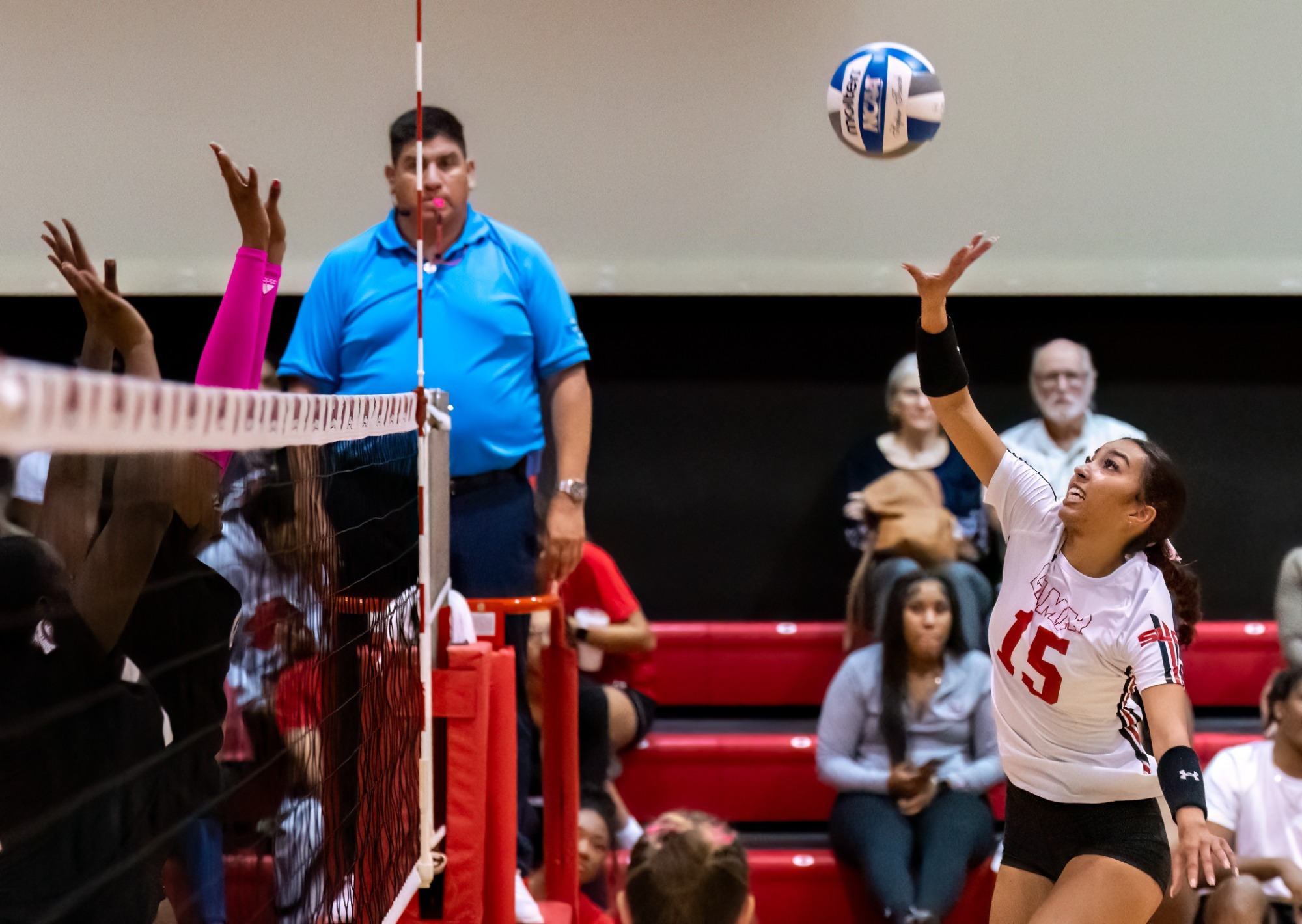 Cardinals Knocked Off by Islanders - Lamar University Athletics