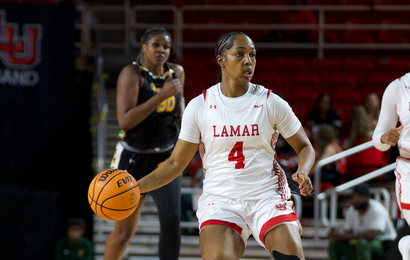 Cardinals Withstand Tidal Wave of Islanders - Lamar University Athletics