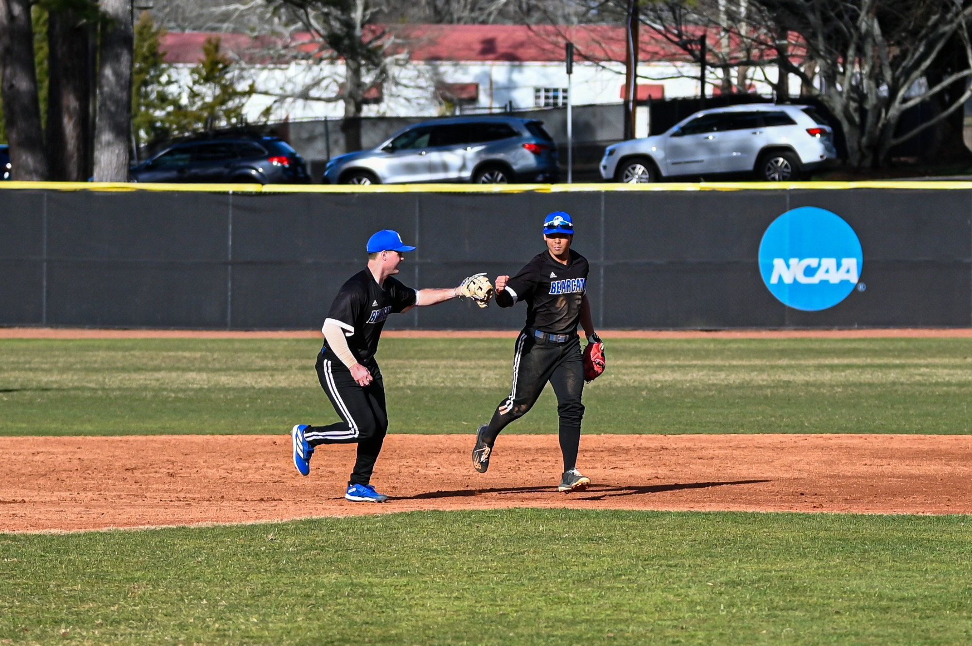 Lander finishes the sweep of Erskine with 13-8 win - Lander University