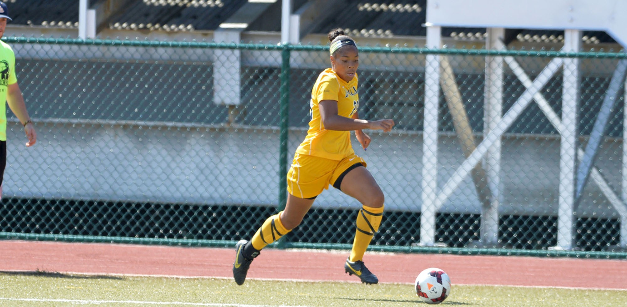 Deja Davis - Women's Soccer - La Salle University Athletics