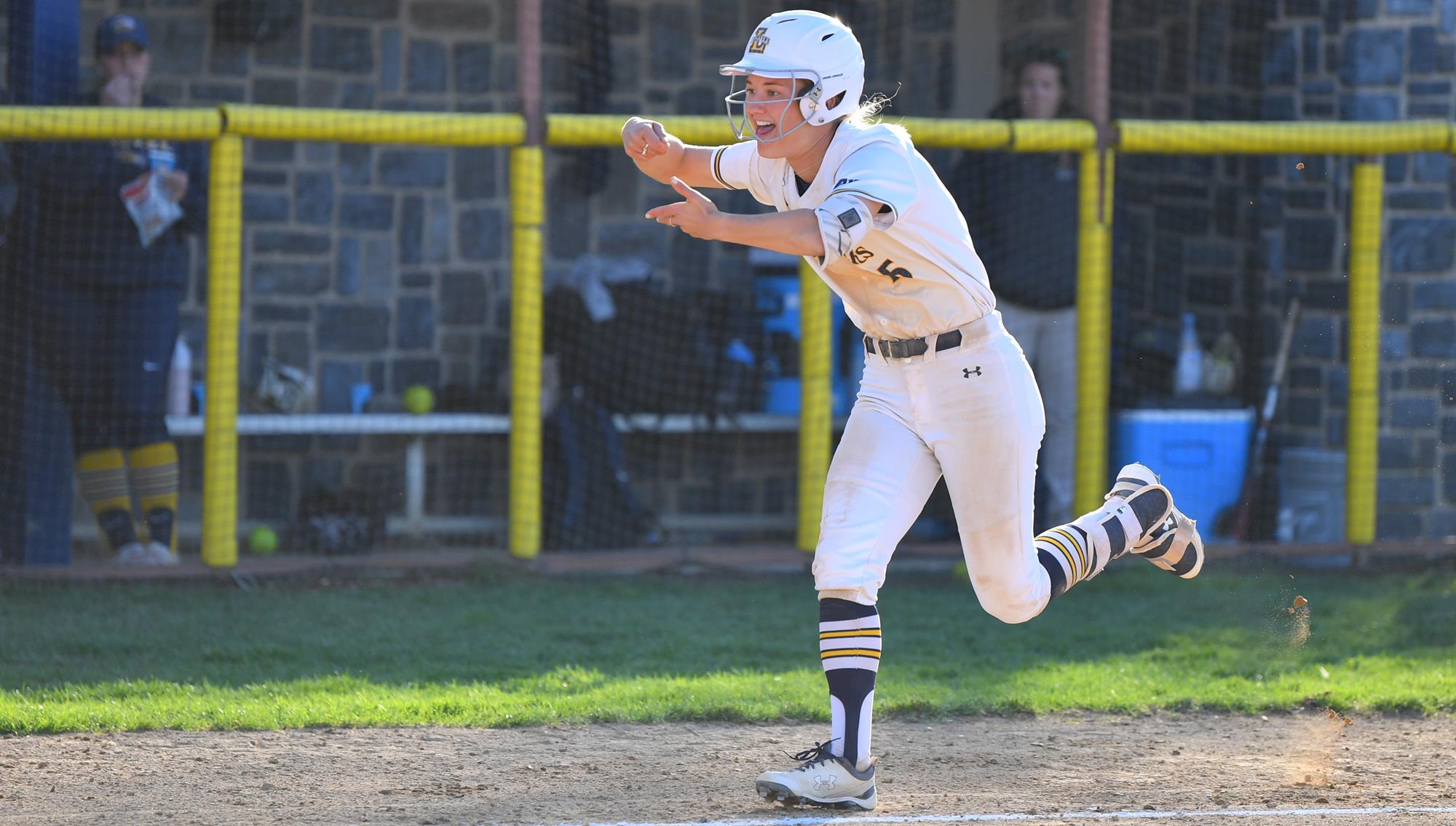 Emily Conaway - Softball - La Salle University Athletics
