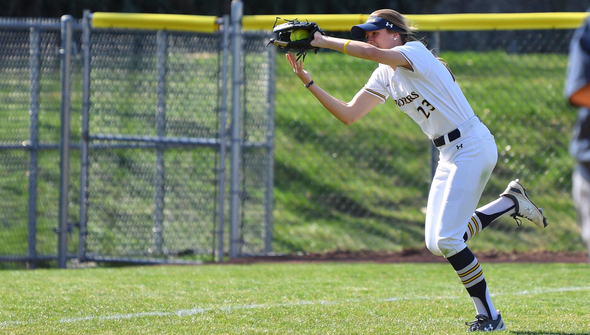 Audrey LaBouliere - Softball - La Salle University Athletics