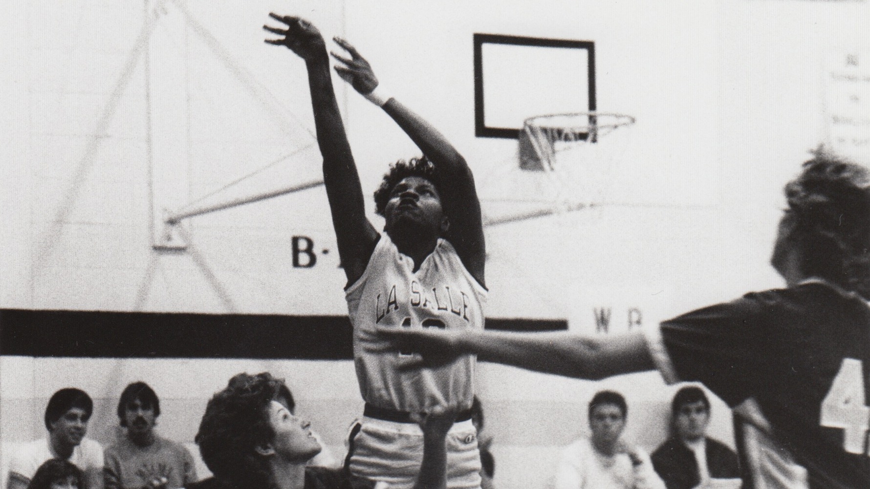 Women's Basketball Alum Linda Hester Named Atlantic 10 Trailblazer - La Salle University Athletics