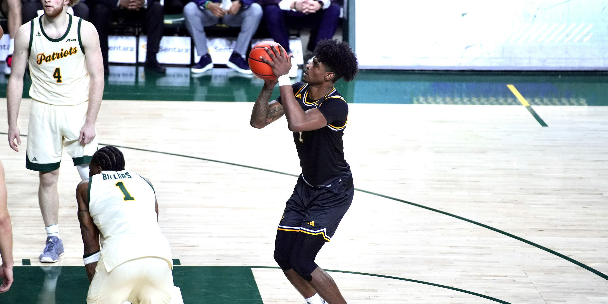 Men’s Basketball Returns To Glaser To Host Richmond - La Salle ...