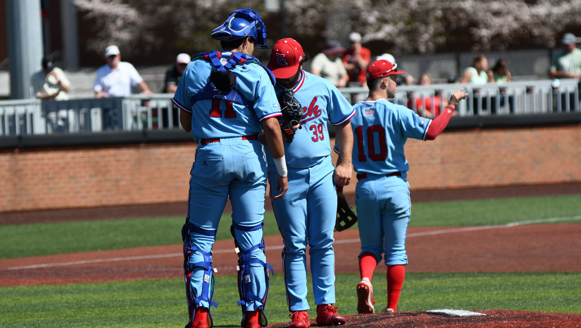 Bulldogs Win Series, Drop Sunday Finale to WKU - LA Tech Athletics