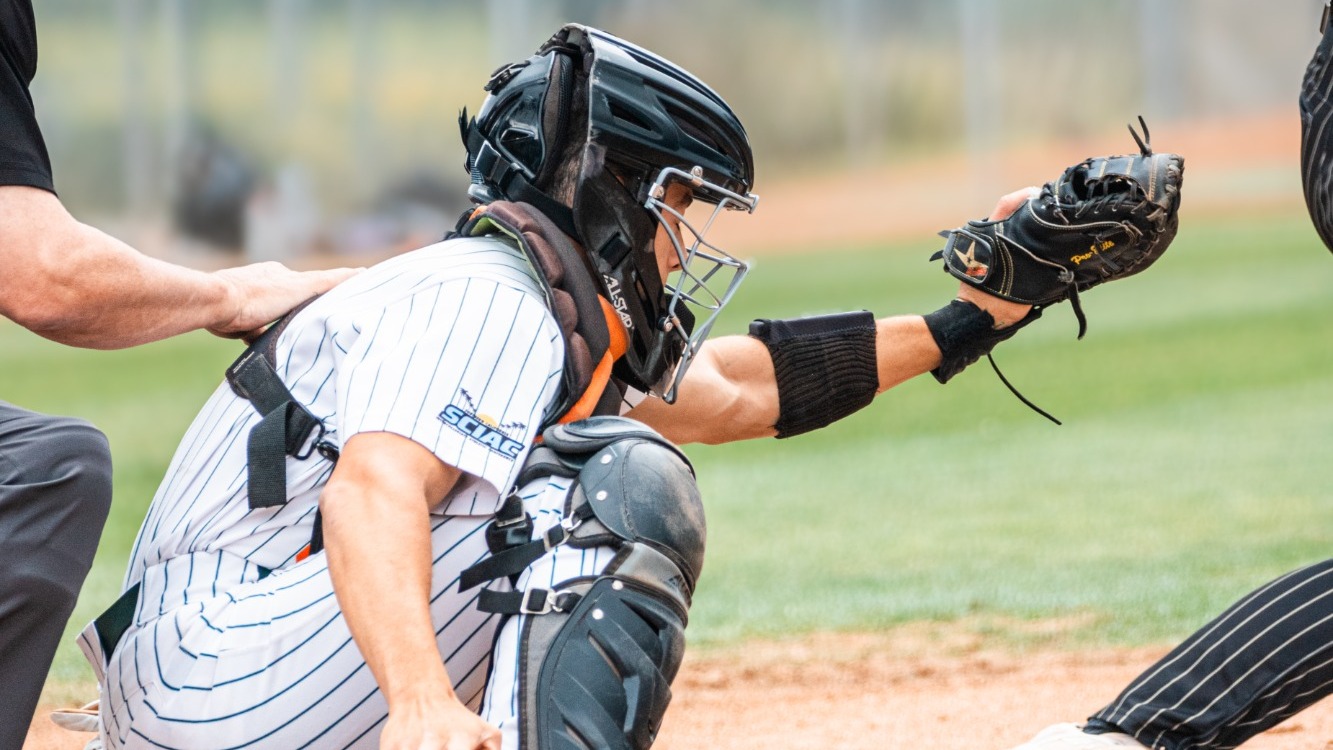 Homers Hurt Leopards at CMS - University of La Verne