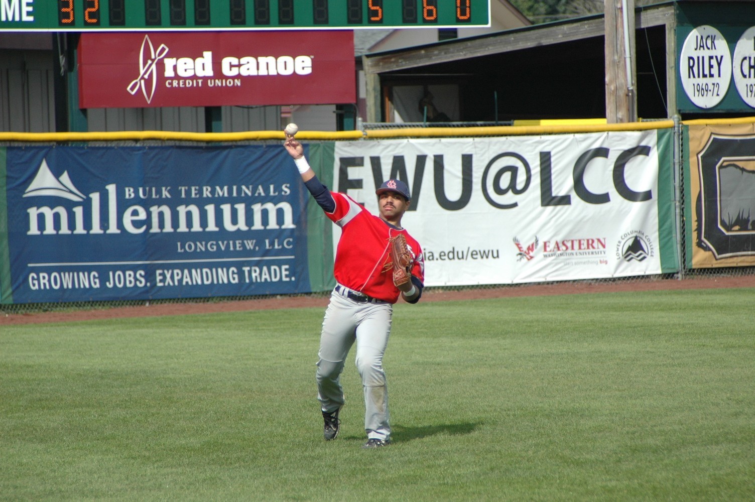 Makaio Mobbs - Baseball - Lower Columbia College Athletics