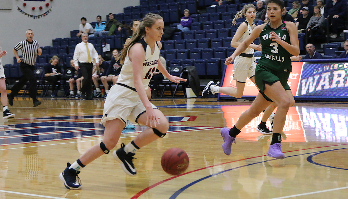 Edmiston's 21 Lift Warriors Past MSUN - Lewis-Clark State College Athletics