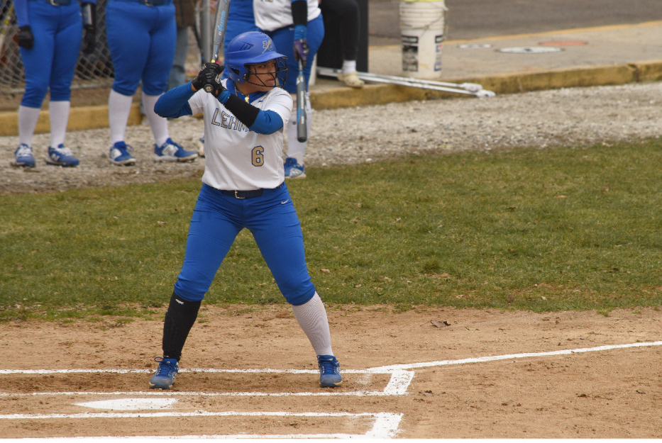 Softball Drop Two At Hunter - Lehman College Athletics