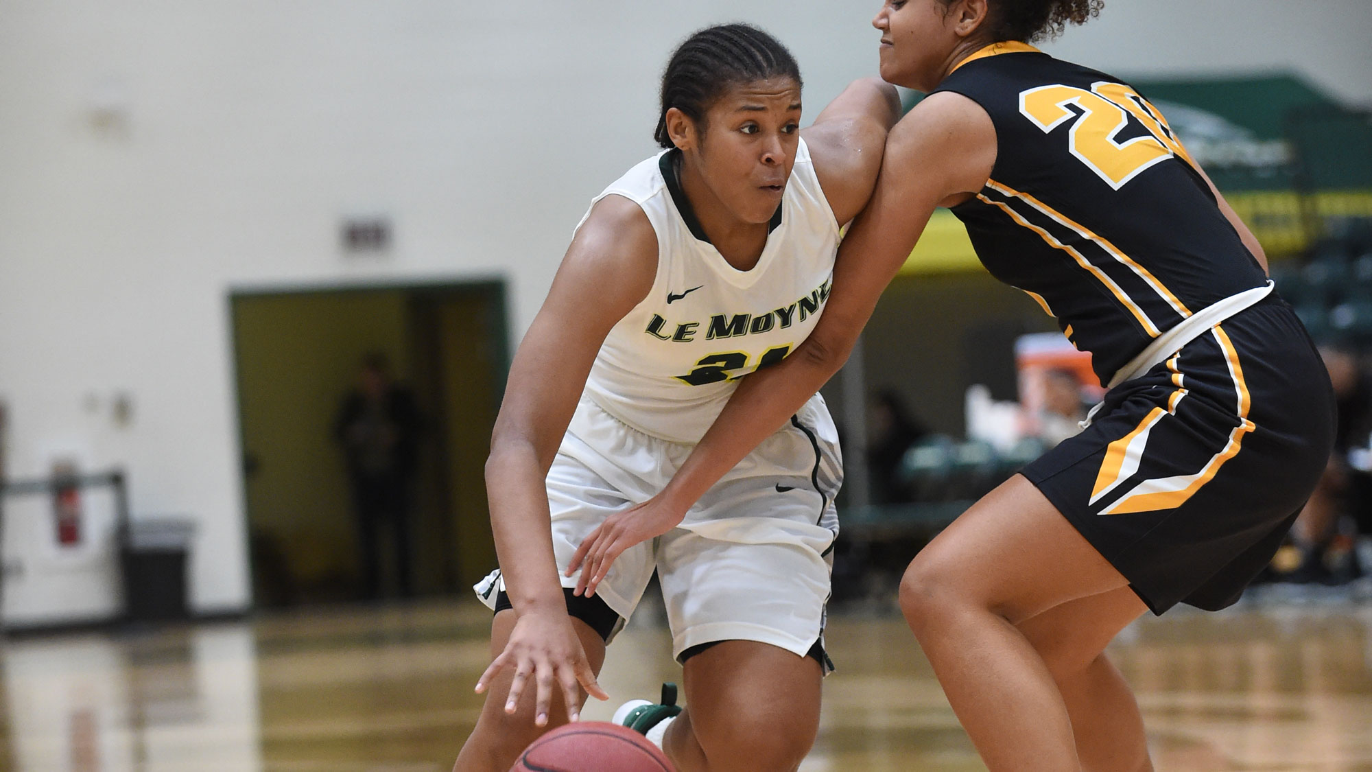 Nicole Riddick - Women's Basketball - Le Moyne College Athletics